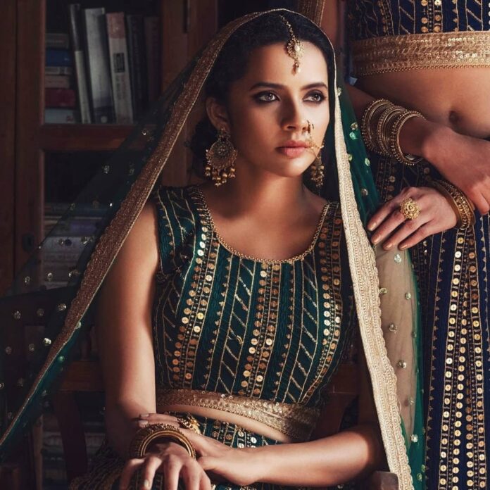 Actress Athulya Chandra HD Instagram Photos and Wallpapers September ...