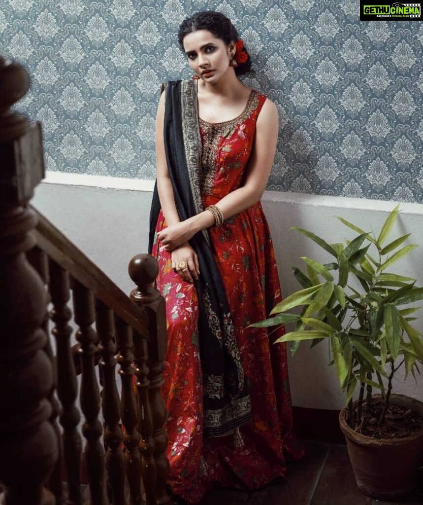 Actress Athulya Chandra HD Photos and Wallpapers September 2020 - Gethu ...