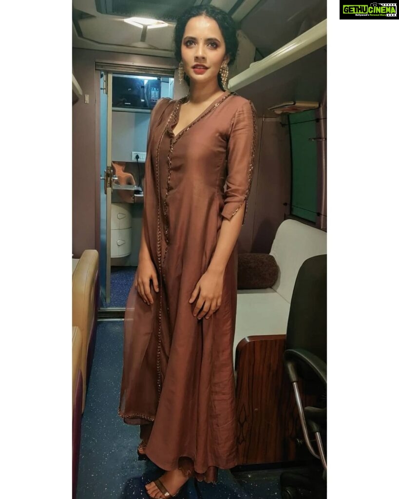 Actress Athulya Chandra HD Photos and Wallpapers September 2020 - Gethu ...