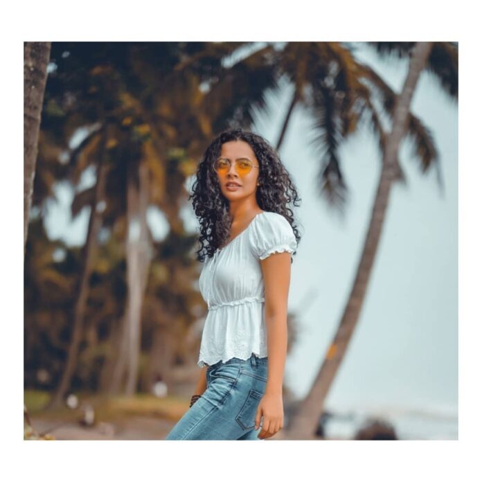 Actress Athulya Chandra HD Photos and Wallpapers July 2019 - Gethu Cinema