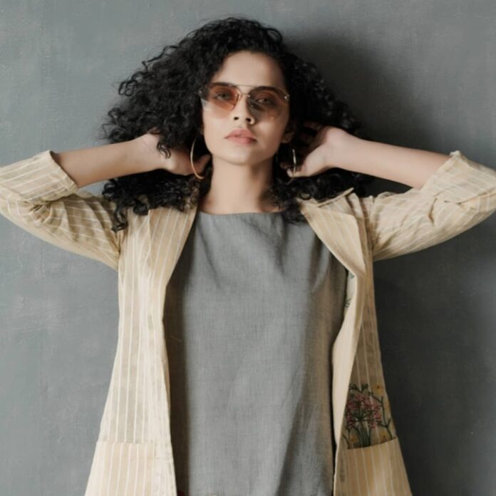 Actress Athulya Chandra HD Instagram Photos and Wallpapers July 2019 ...