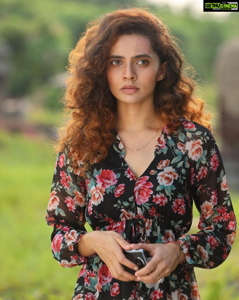 Actress Athulya Chandra HD Photos and Wallpapers September 2022 - Gethu ...