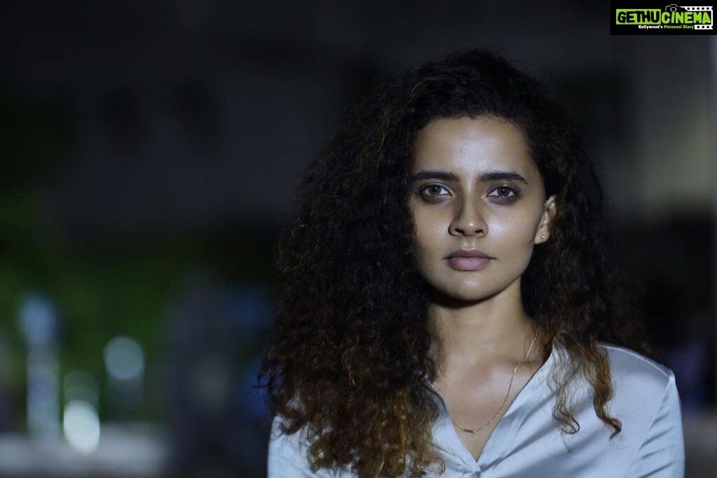 Actress Athulya Chandra HD Photos and Wallpapers September 2022 - Gethu ...