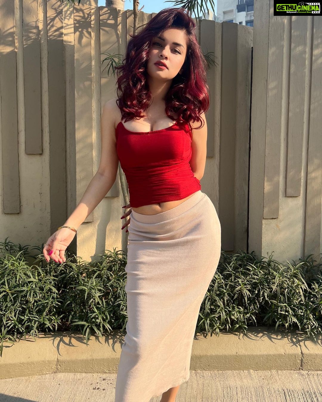 Actress Avneet Kaur HD Instagram Photos and Wallpapers December 2022 ...