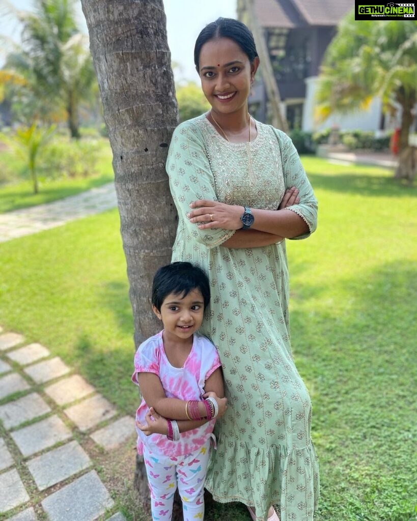 Actress Divya Padmini HD Instagram Photos and Wallpapers November 2022 ...