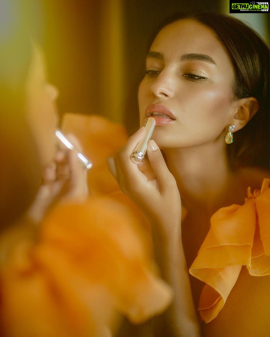 Actress Elena Roxana Maria Fernandes HD Instagram Photos and Wallpapers ...