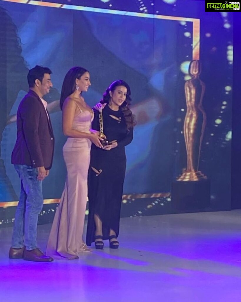 Elena Roxana Maria Fernandes Instagram – Came. Saw. Conquered ...