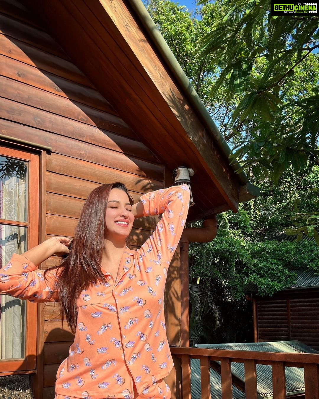 Actress Eshanya Maheshwari HD Instagram Photos and Wallpapers December 2022 | Gethu Cinema