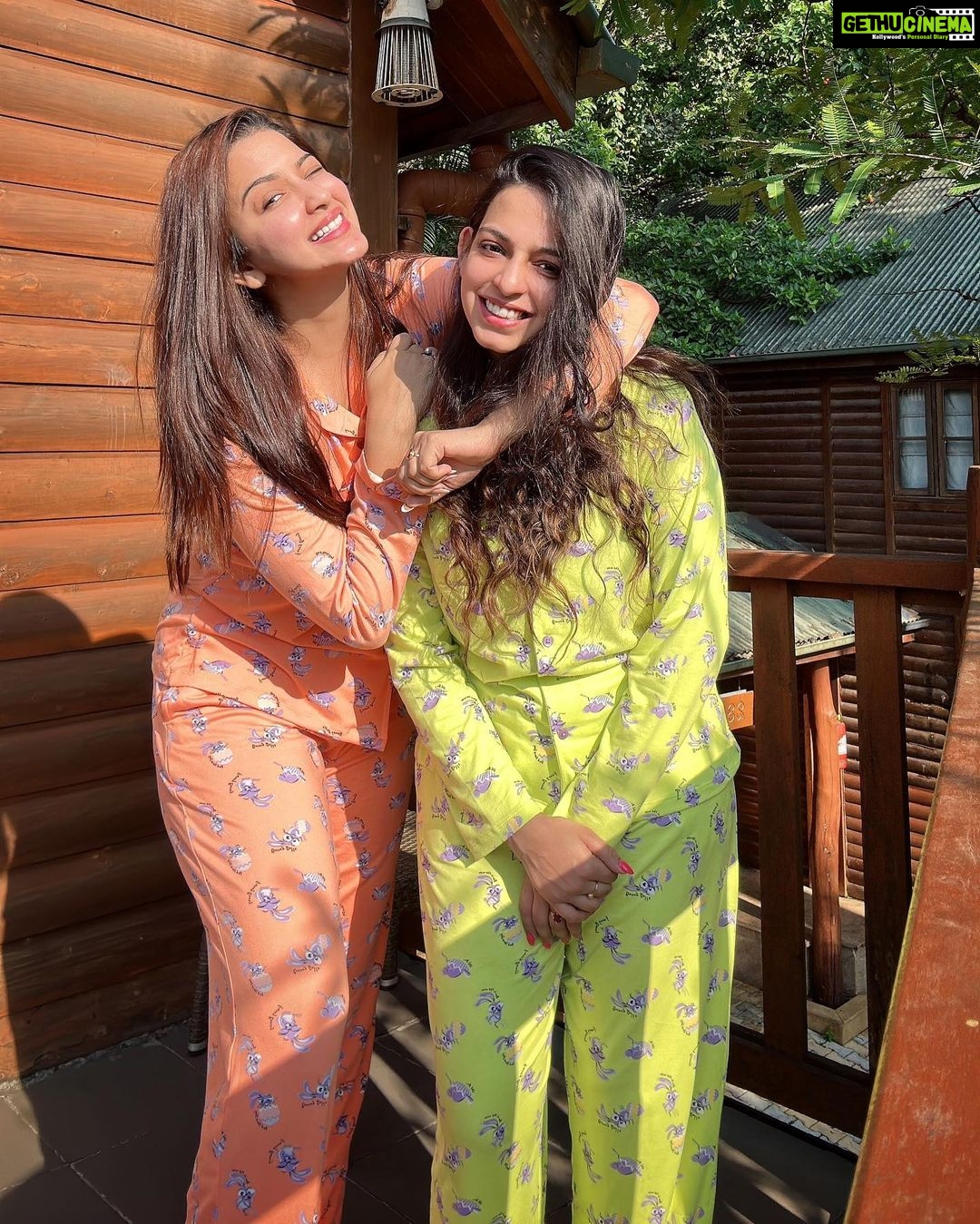 Actress Eshanya Maheshwari HD Instagram Photos and Wallpapers December 2022 | Gethu Cinema