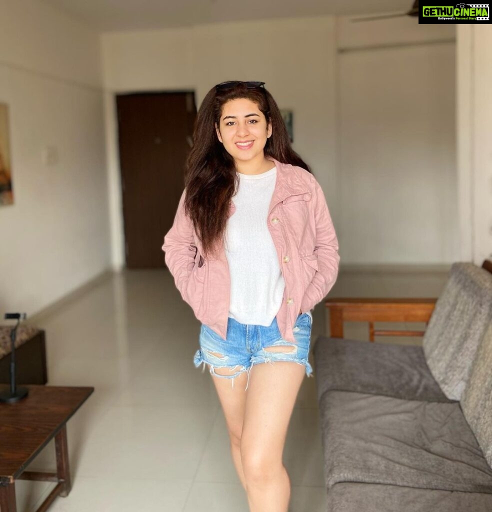 Actress Geetika Mehandru HD Instagram Photos and Wallpapers February ...