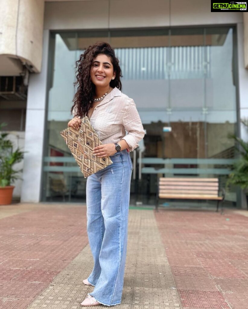 Actress Geetika Mehandru HD Instagram Photos and Wallpapers June 2022 ...