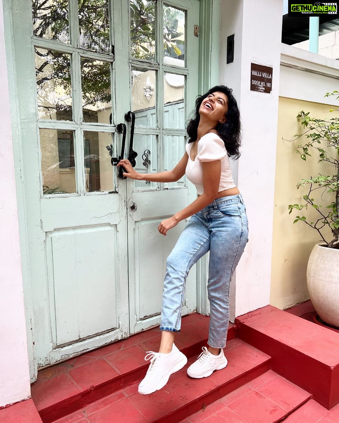 Actress Harija HD Instagram Photos and Wallpapers May 2024 | Gethu Cinema