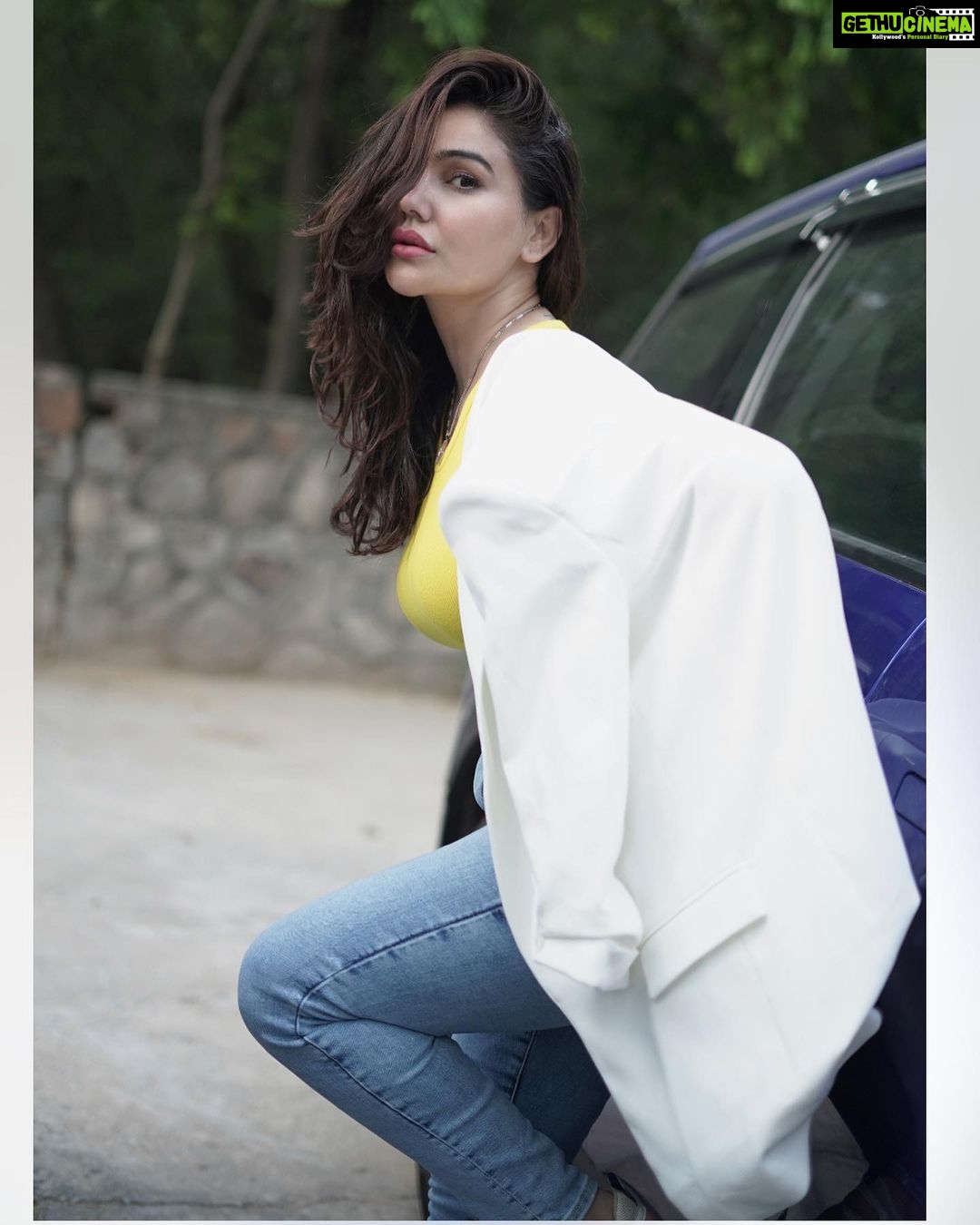 Actress Kangna Sharma HD Instagram Photos and Wallpapers June 2022 ...
