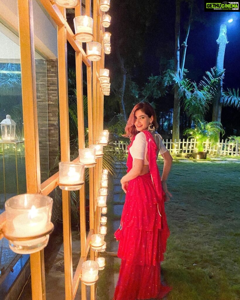 Actress Karishma Sharma HD Instagram Photos and Wallpapers December ...