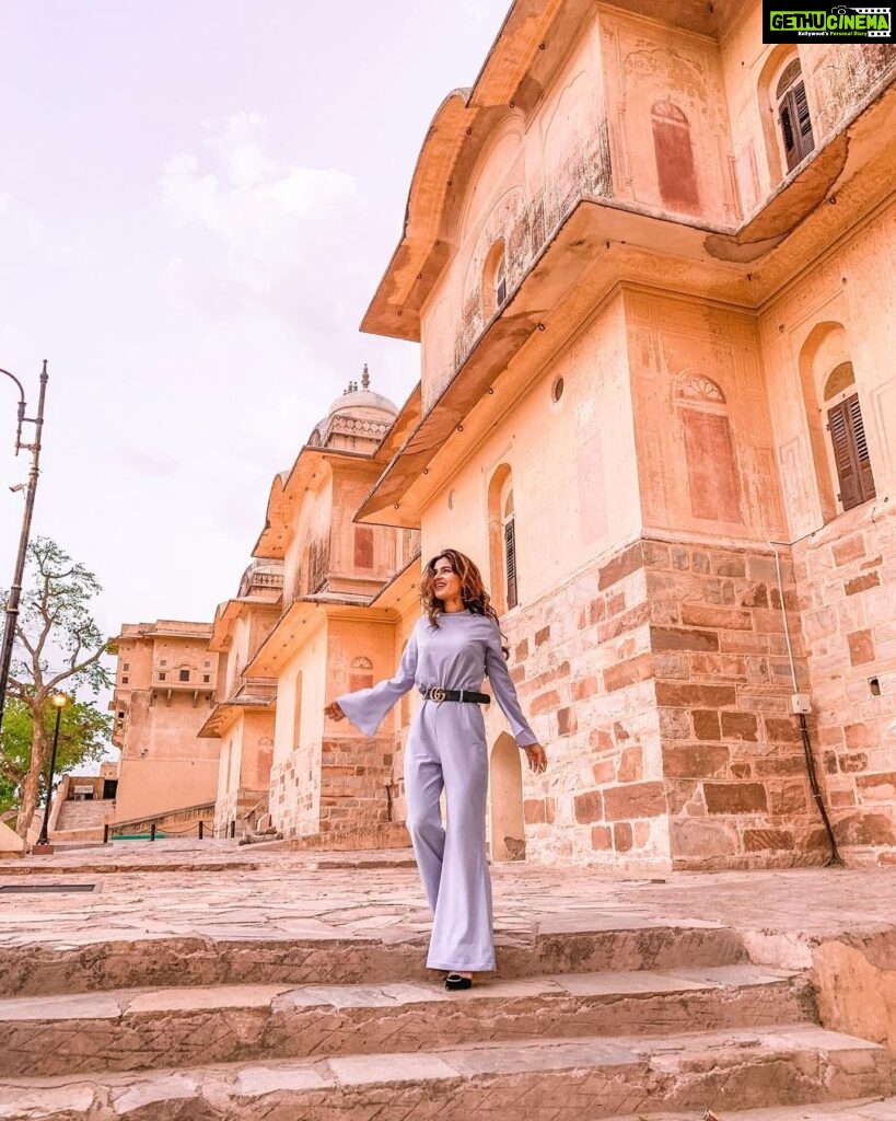 Actress Karishma Sharma HD Instagram Photos and Wallpapers June 2019 ...