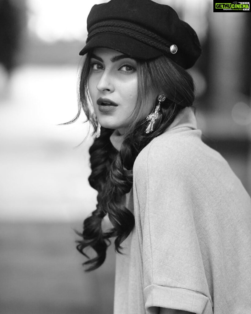 Actress Karishma Sharma HD Photos and Wallpapers January 2019 - Gethu ...