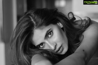 Karishma Sharma Instagram – All glammed up by the best, @kajolrpaswwan ...