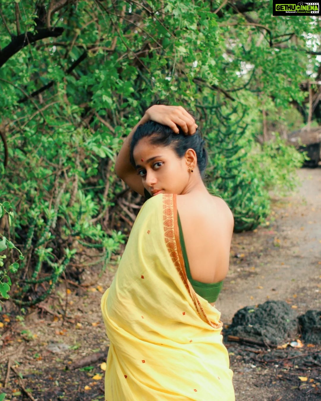 Actress Krisha Kurup HD Photos and Wallpapers September 2022 - Gethu Cinema