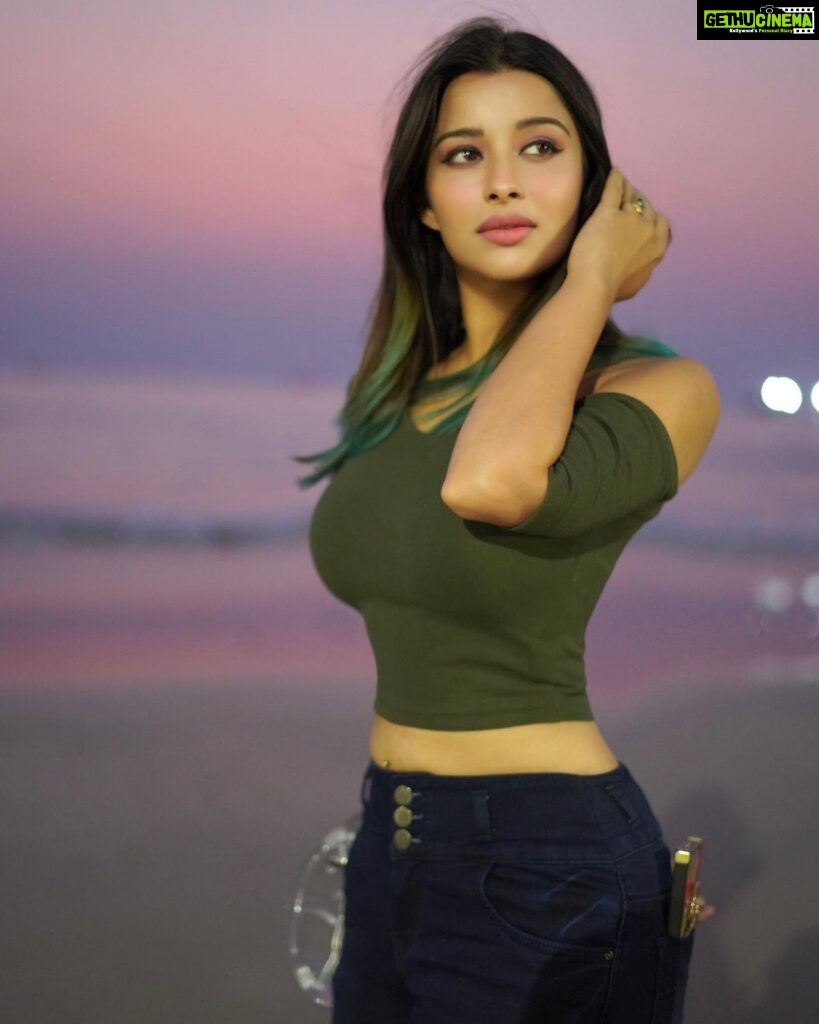 Actress Madhuurima HD Instagram Photos and Wallpapers December 2022 ...