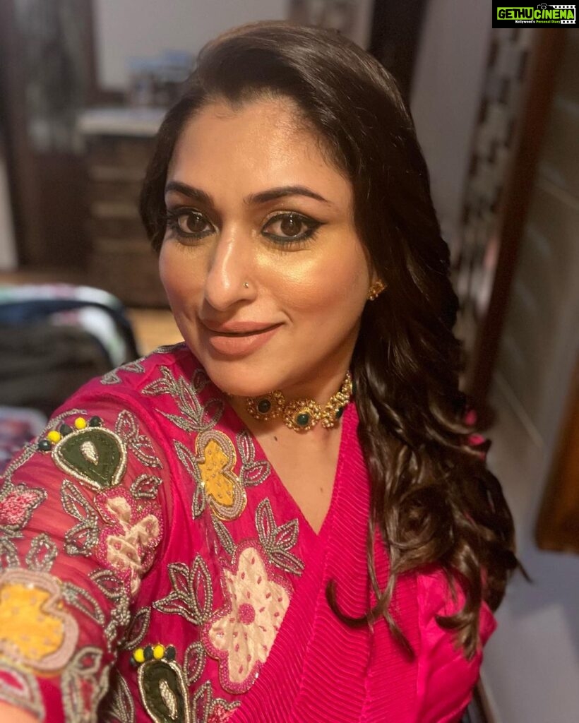 Actress Malavika HD Instagram Photos and Wallpapers October 2022 ...