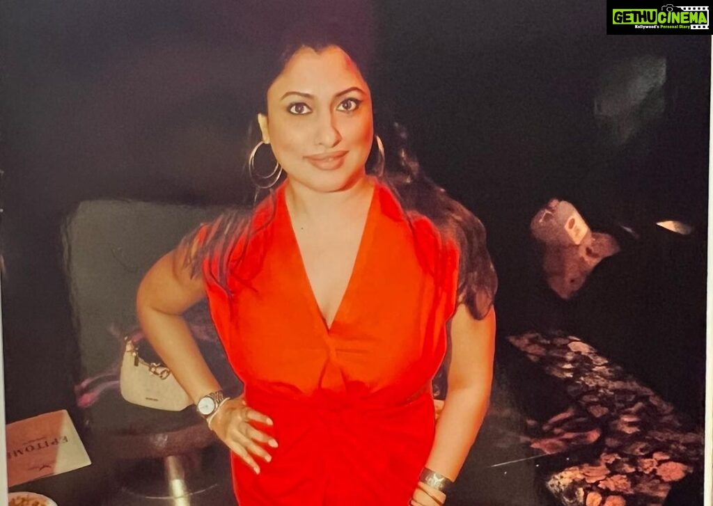 Actress Malavika HD Photos and Wallpapers September 2022 - Gethu Cinema