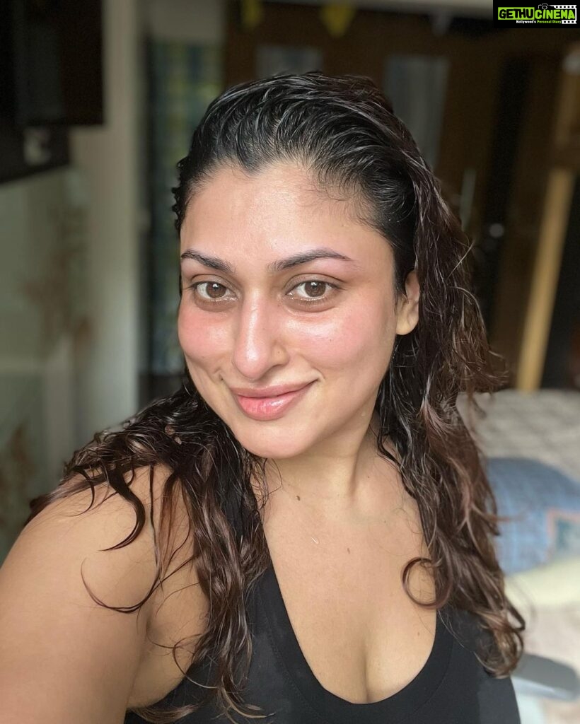 Actress Malavika HD Photos and Wallpapers September 2022 | Gethu Cinema