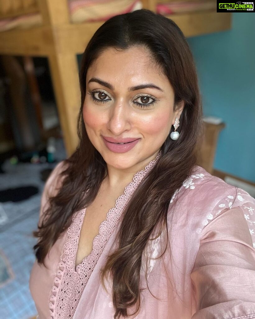 Actress Malavika HD Instagram Photos and Wallpapers September 2022 ...
