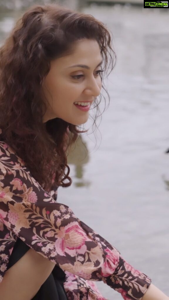 Actress Manjari Fadnnis HD Instagram Photos and Wallpapers September ...