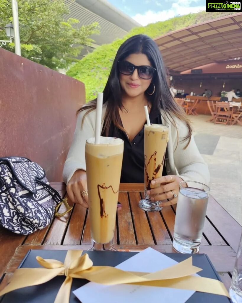 Actress Naina Sarwar HD Photos and Wallpapers September 2022 - Gethu Cinema