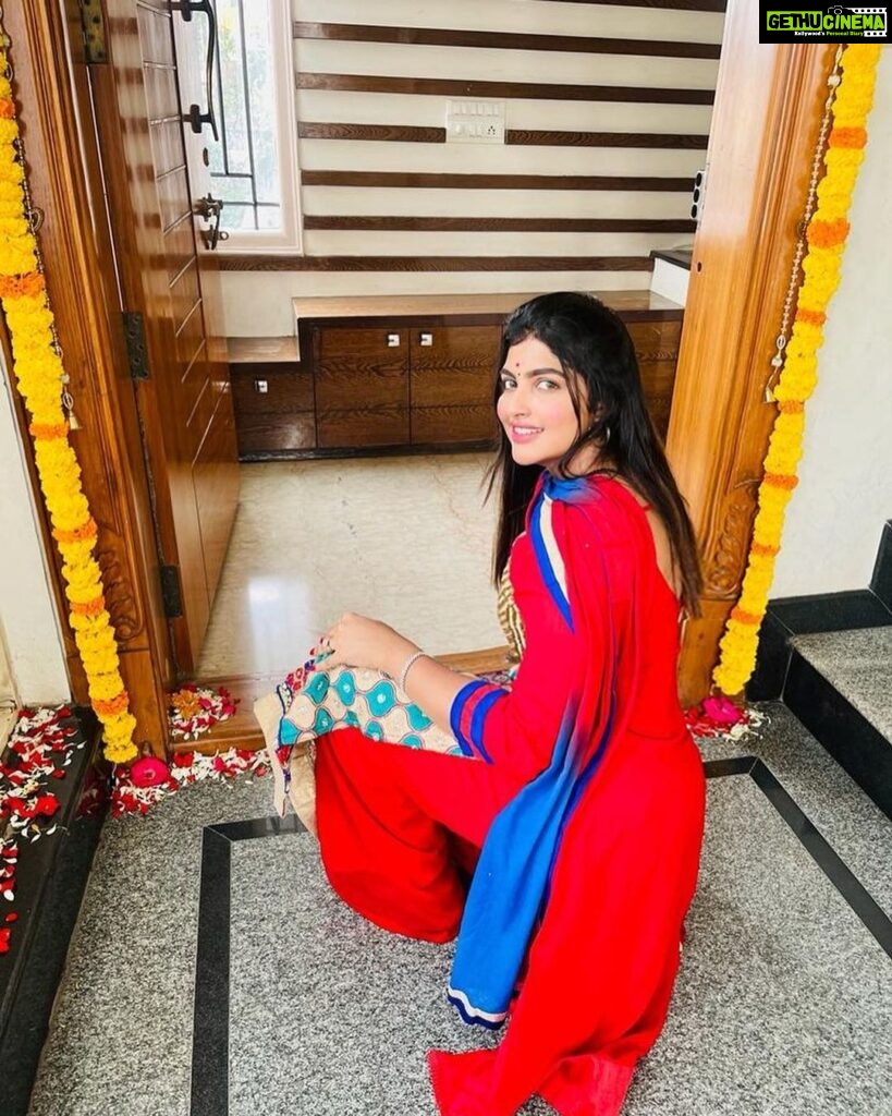 Actress Naina Sarwar HD Photos and Wallpapers September 2022 - Gethu Cinema