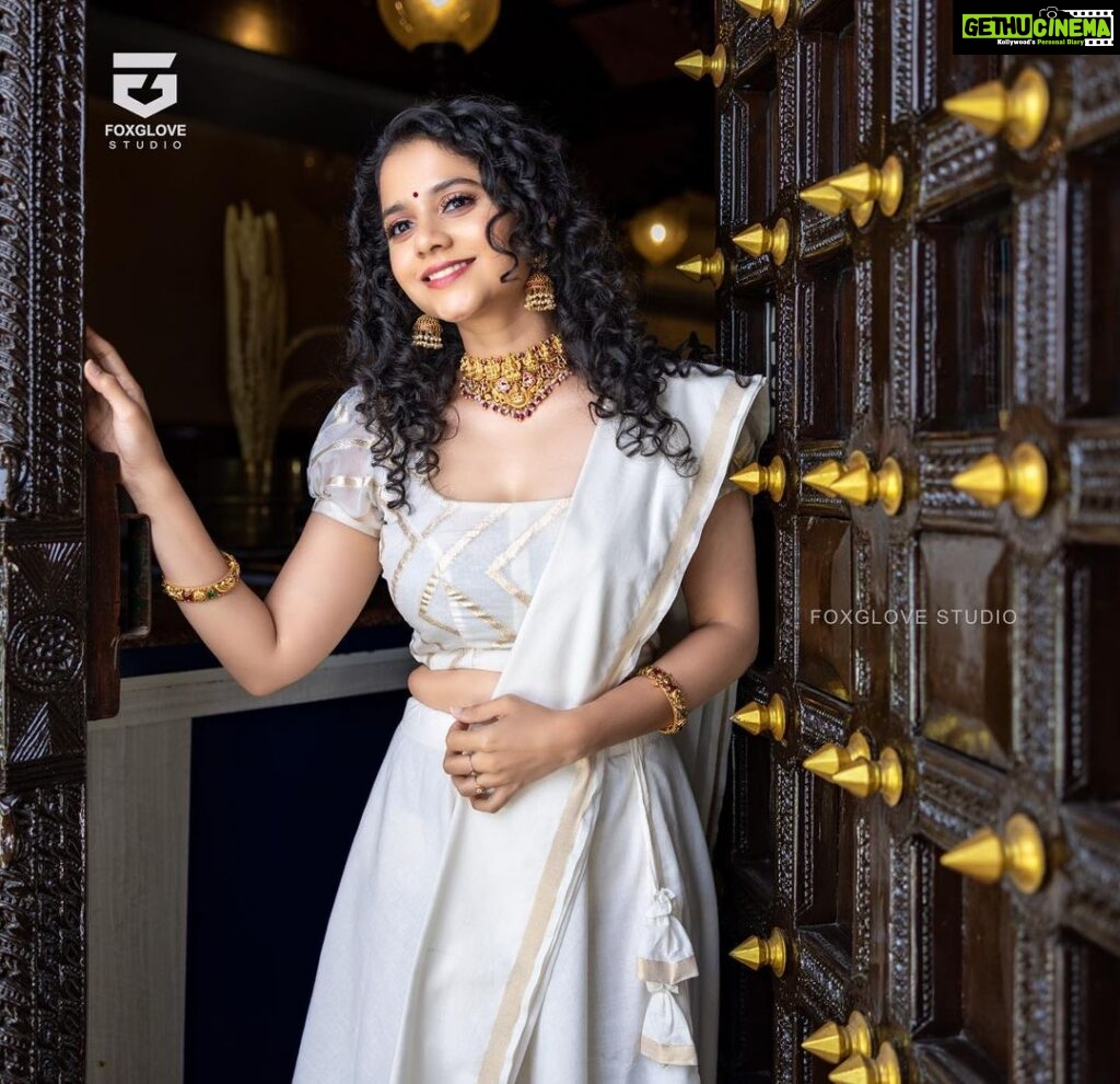 Actress Namita Krishnamurthy HD Photos and Wallpapers September 2022 ...