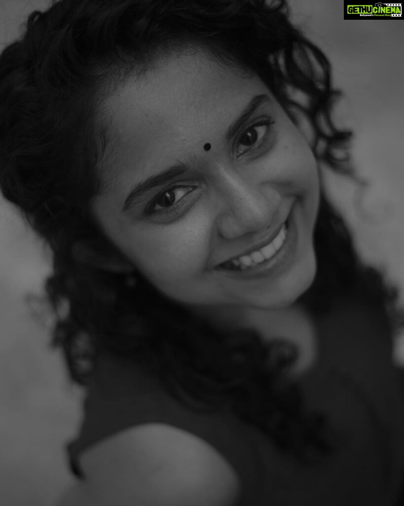 Actress Namita Krishnamurthy HD Photos and Wallpapers September 2022 ...