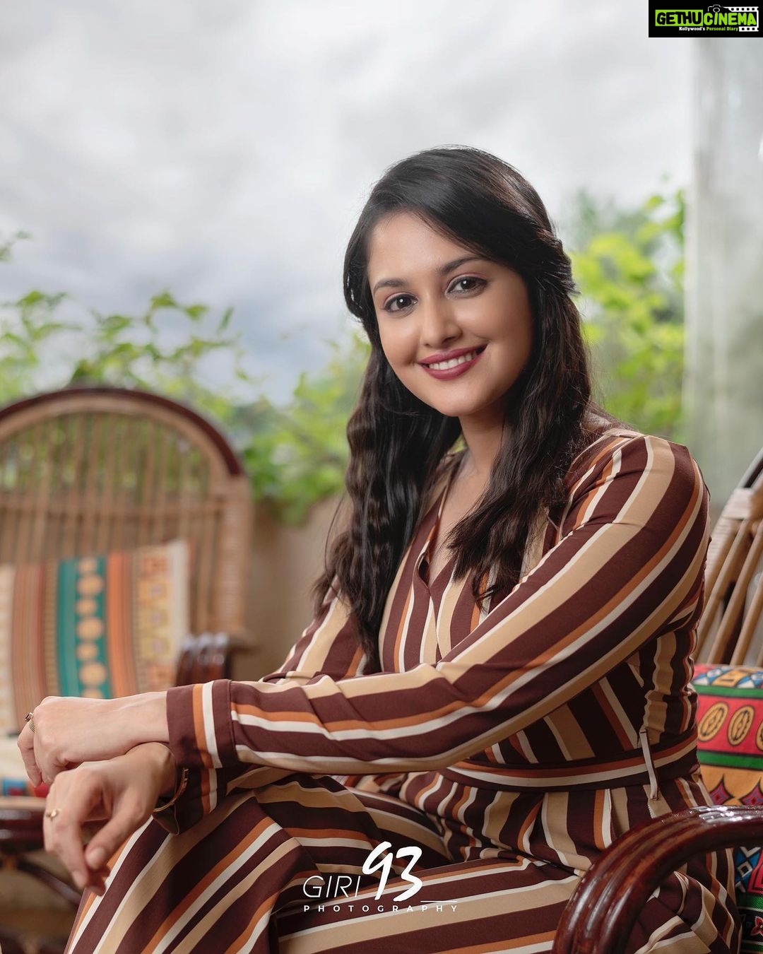 Actress Neetha Ashok HD Instagram Photos and Wallpapers November 2021 ...