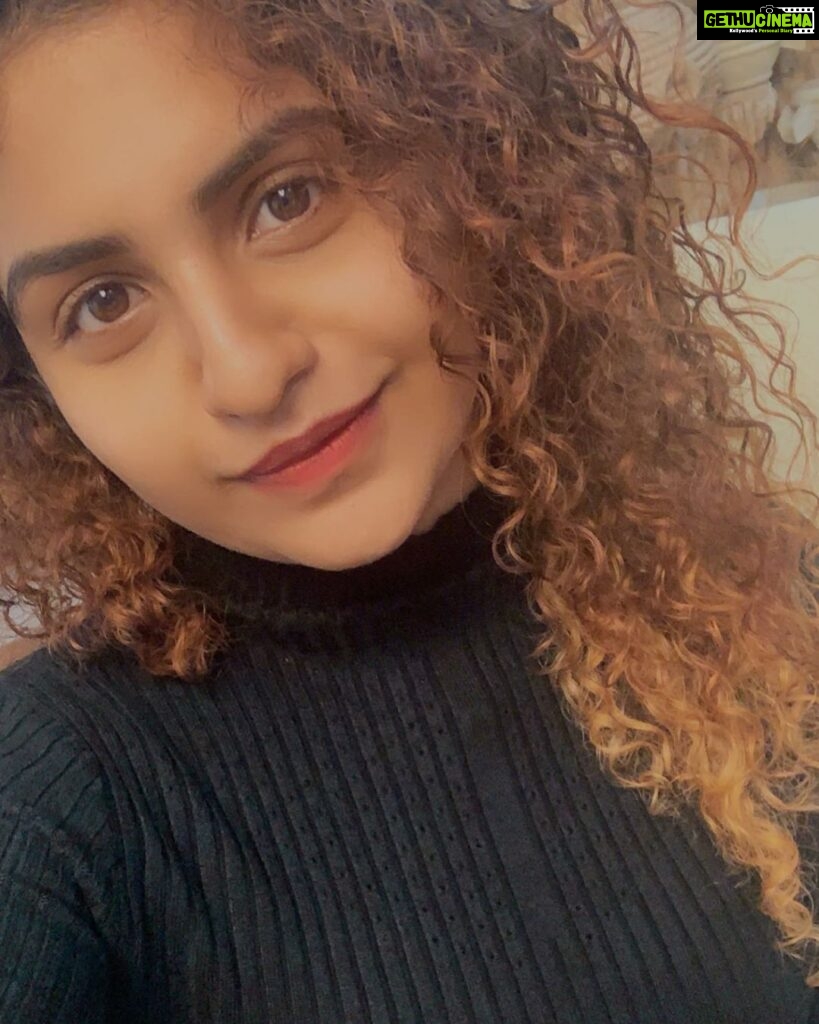 Actress Noorin Shereef HD Instagram Photos and Wallpapers March 2021 ...