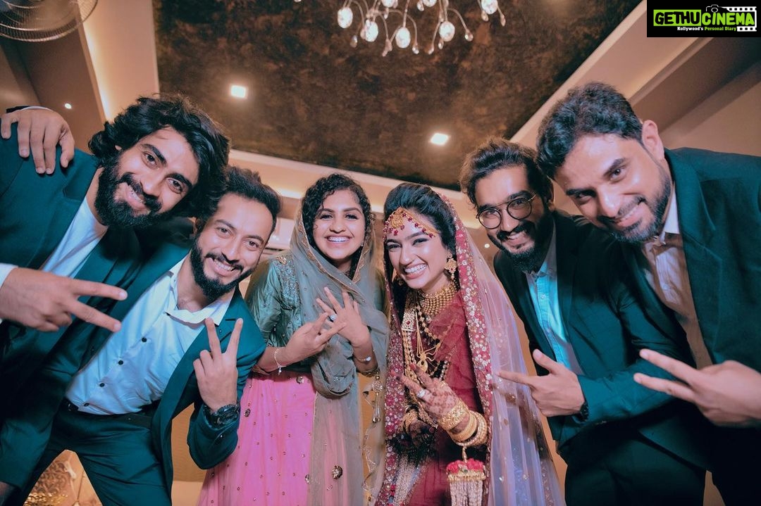 Actress Noorin Shereef HD Instagram Photos and Wallpapers December 2019 ...