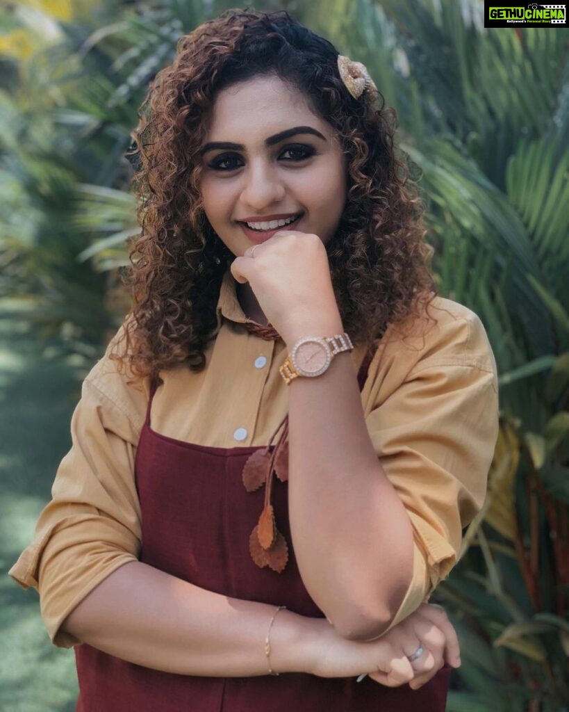 Actress Noorin Shereef HD Instagram Photos and Wallpapers October 2019 ...