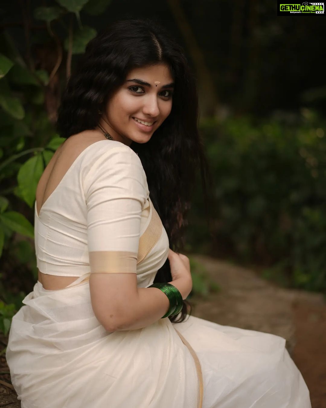 Actress Pragya Nagra HD Photos and Wallpapers September 2022 - Gethu Cinema