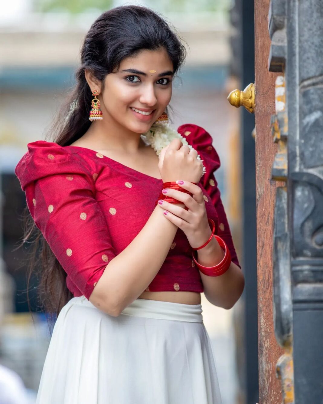 Actress Pragya Nagra HD Photos and Wallpapers September 2022 - Gethu Cinema