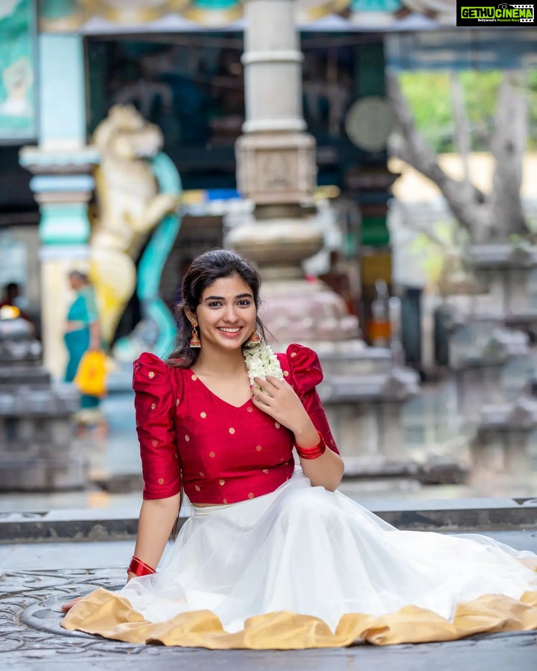 Actress Pragya Nagra HD Instagram Photos and Wallpapers September 2022 ...