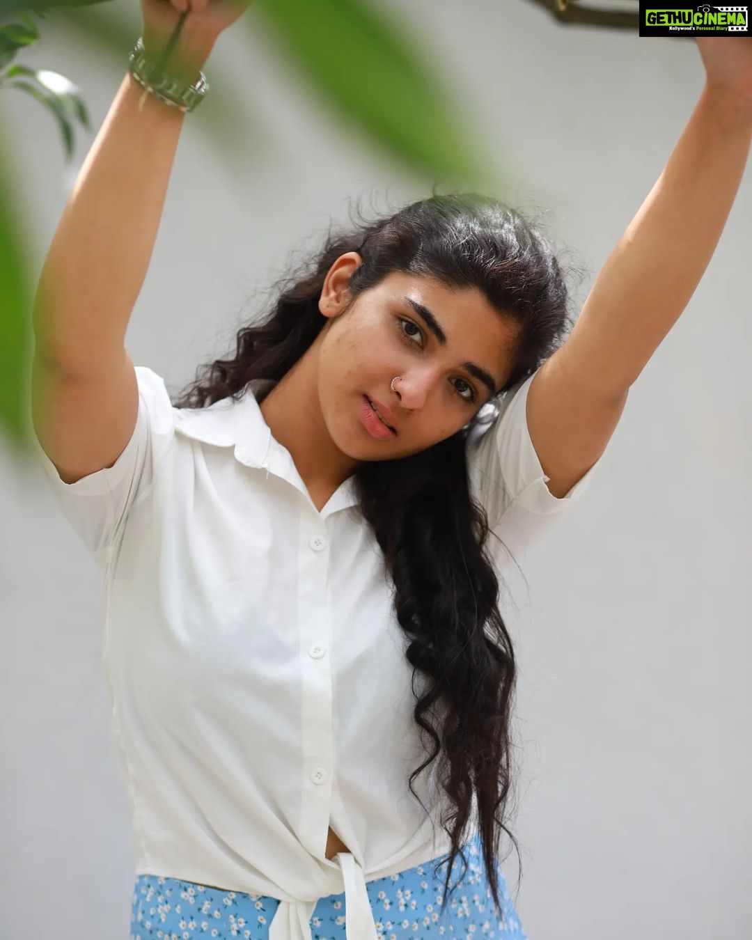 Actress Pragya Nagra HD Instagram Photos and Wallpapers September 2022 ...