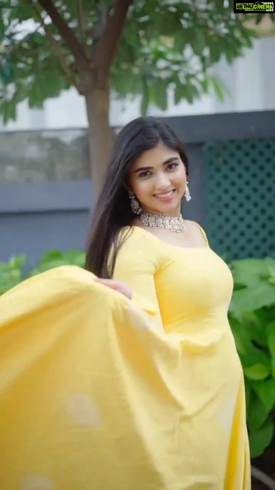 Actress Pragya Nagra HD Photos and Wallpapers July 2022 - Gethu Cinema