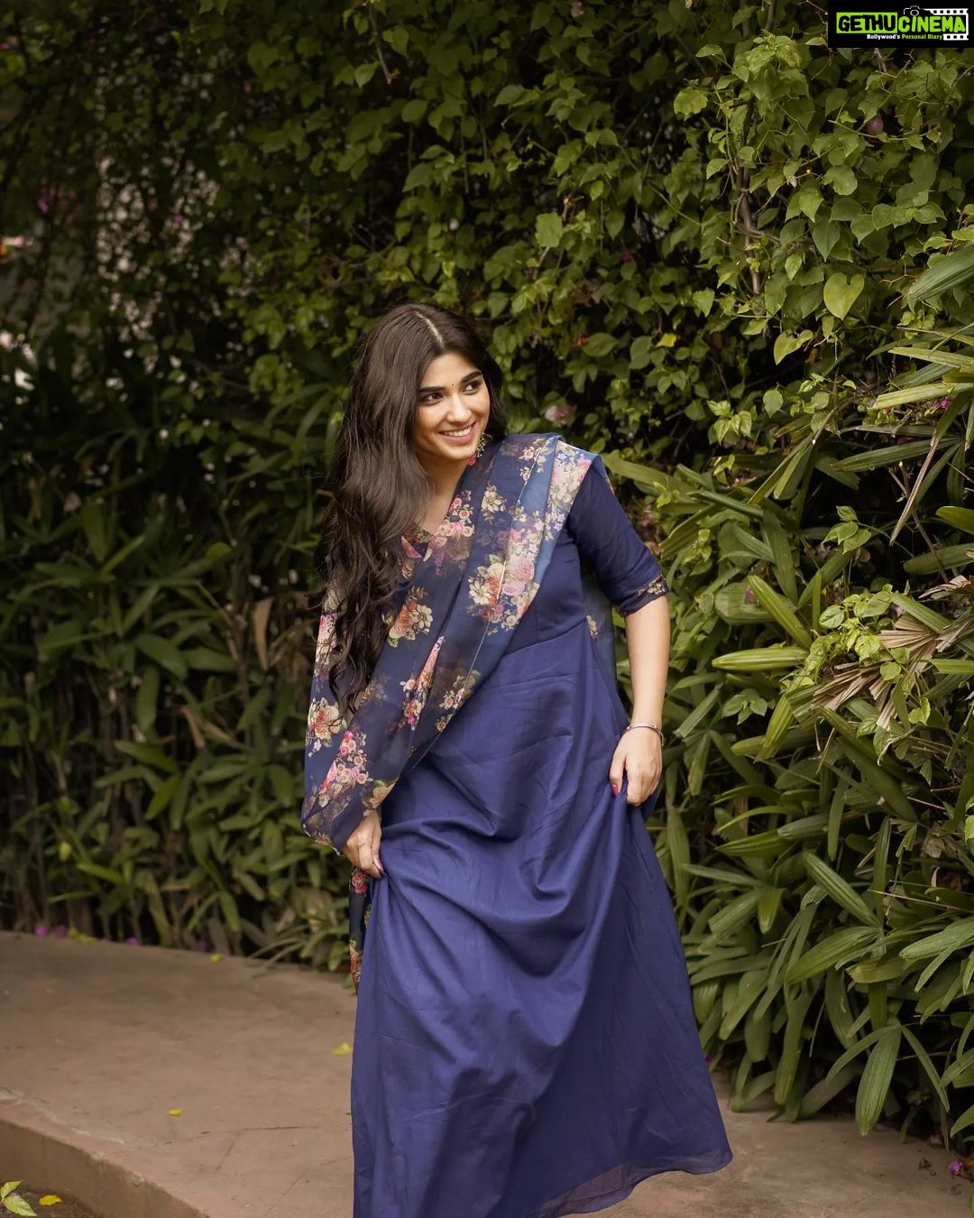 Actress Pragya Nagra HD Instagram Photos and Wallpapers July 2022 | Gethu Cinema