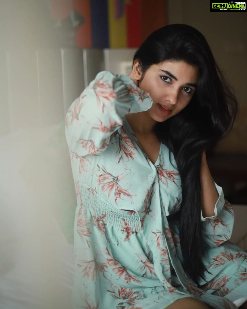 Actress Pragya Nagra HD Instagram Photos and Wallpapers July 2022 ...