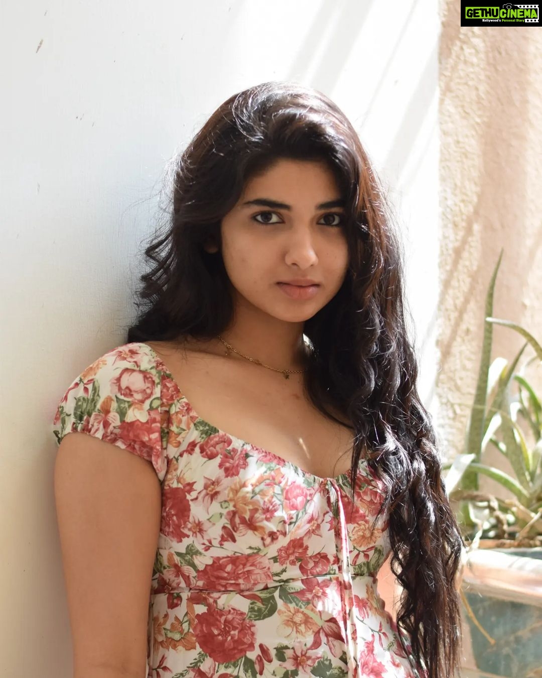 Actress Pragya Nagra HD Instagram Photos and Wallpapers June 2022 ...