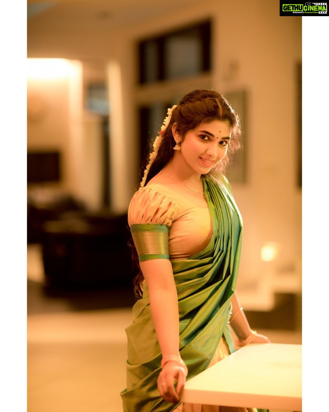 Actress Pragya Nagra HD Instagram Photos and Wallpapers December 2021 ...