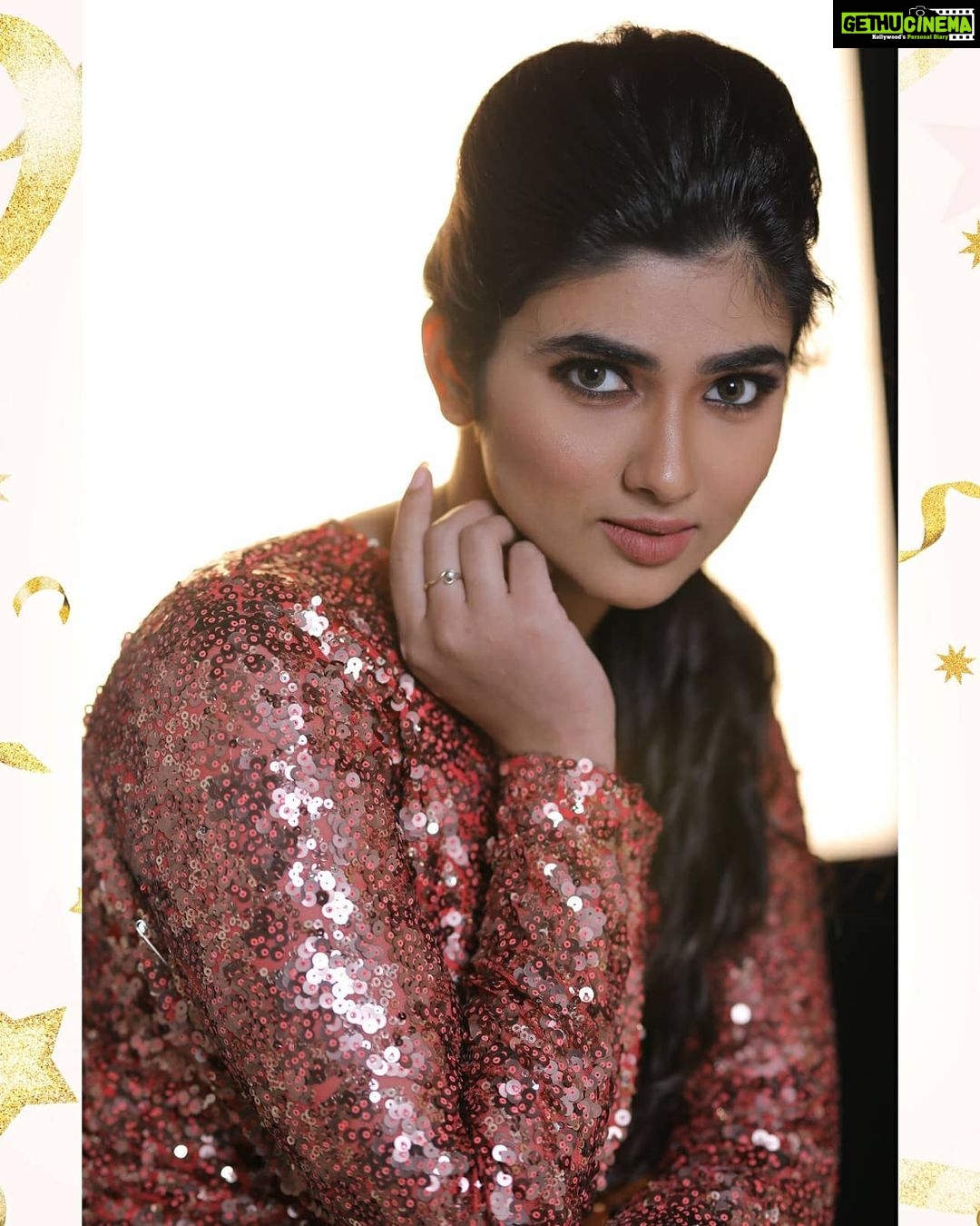 Pragya Nagra Instagram – HAPPY NEW YEAR 2021! May this year bring lots ...