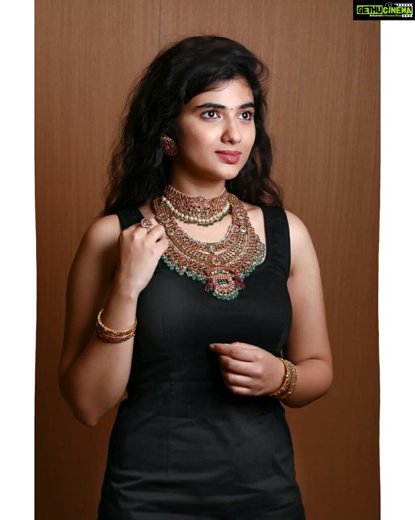 Pragya Nagra Instagram – Jewelry @challani_jewellery @challani_house_of ...