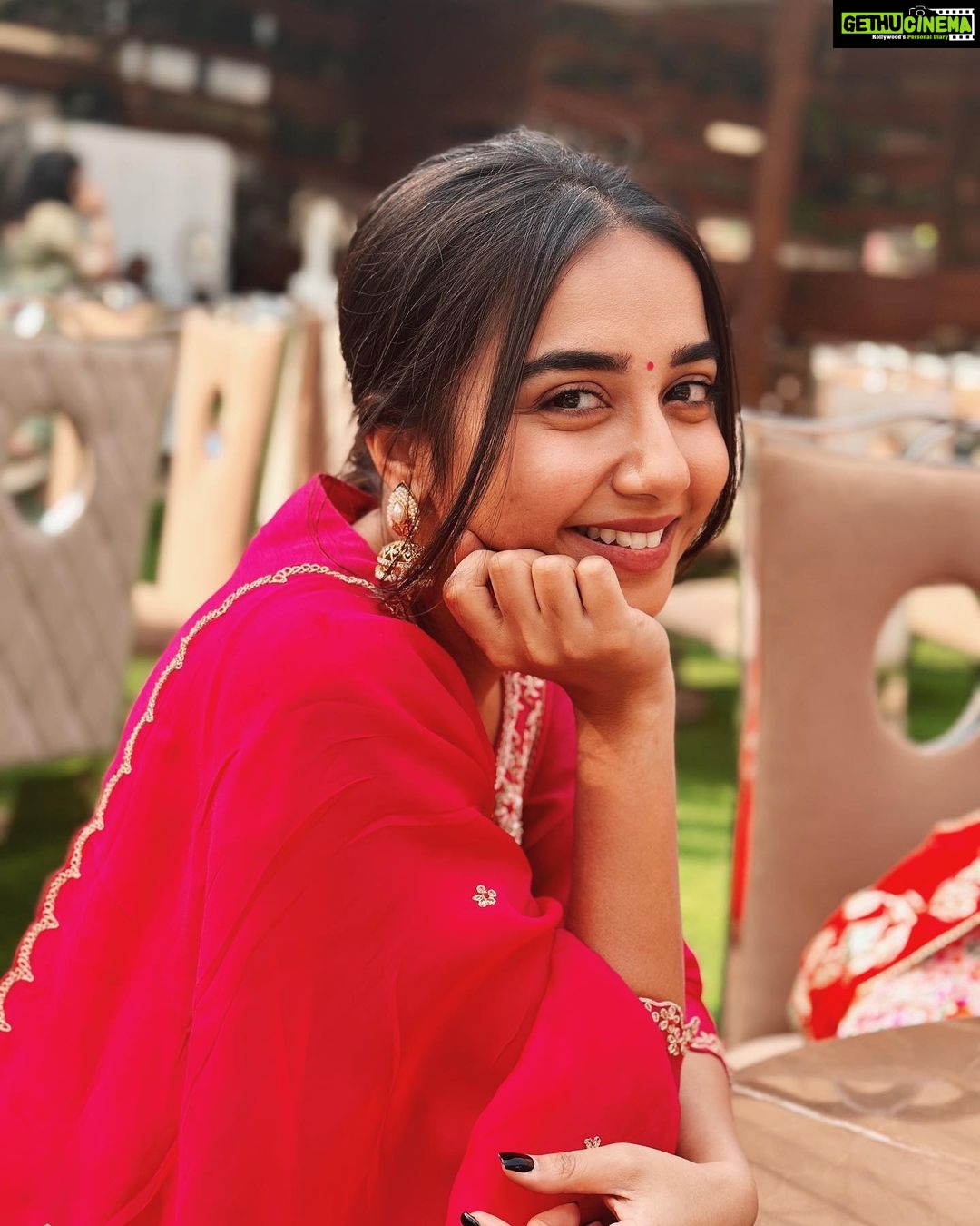 Actress Prajakta Koli HD Instagram Photos and Wallpapers December 2022 ...