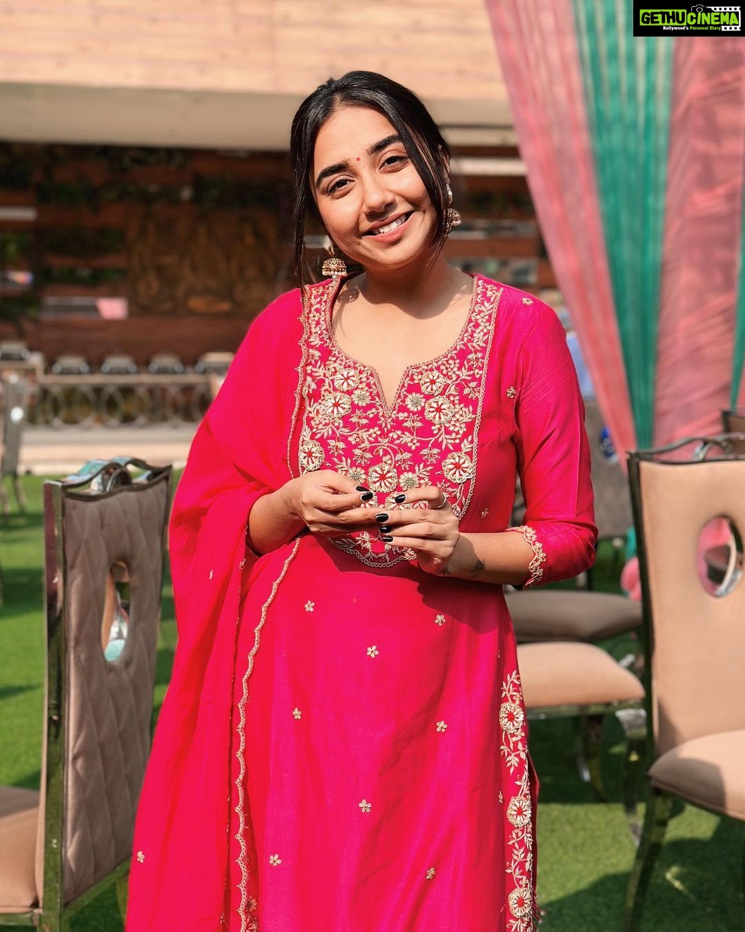 Actress Prajakta Koli HD Instagram Photos and Wallpapers December 2022 ...