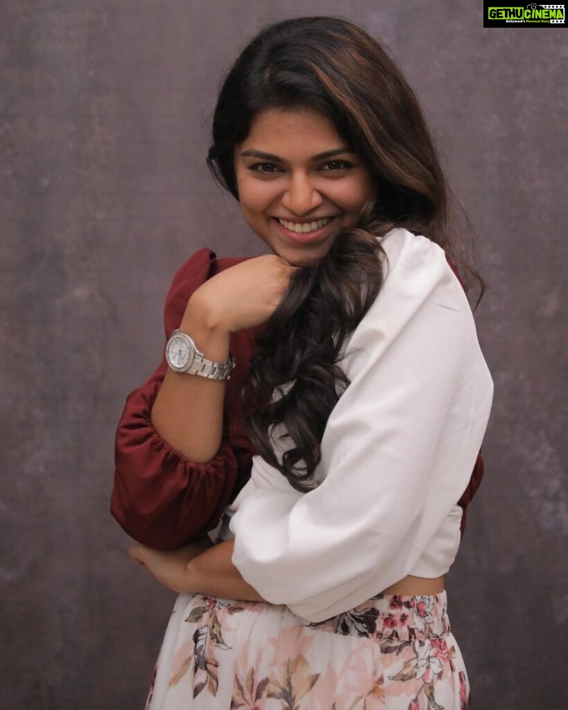Dubbing Artist Raveena Ravi HD Instagram Photos and Wallpapers November ...